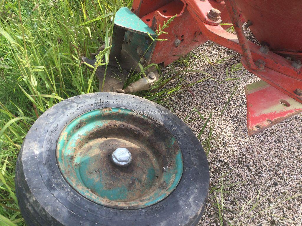 KVERNELAND 7C d'occasion - Charrue - 1995