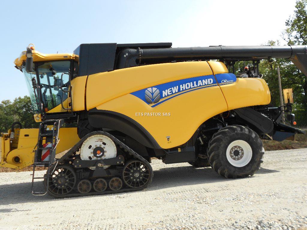 NEW HOLLAND CR9070 d'occasion - Moissonneuse-batteuse - 2013