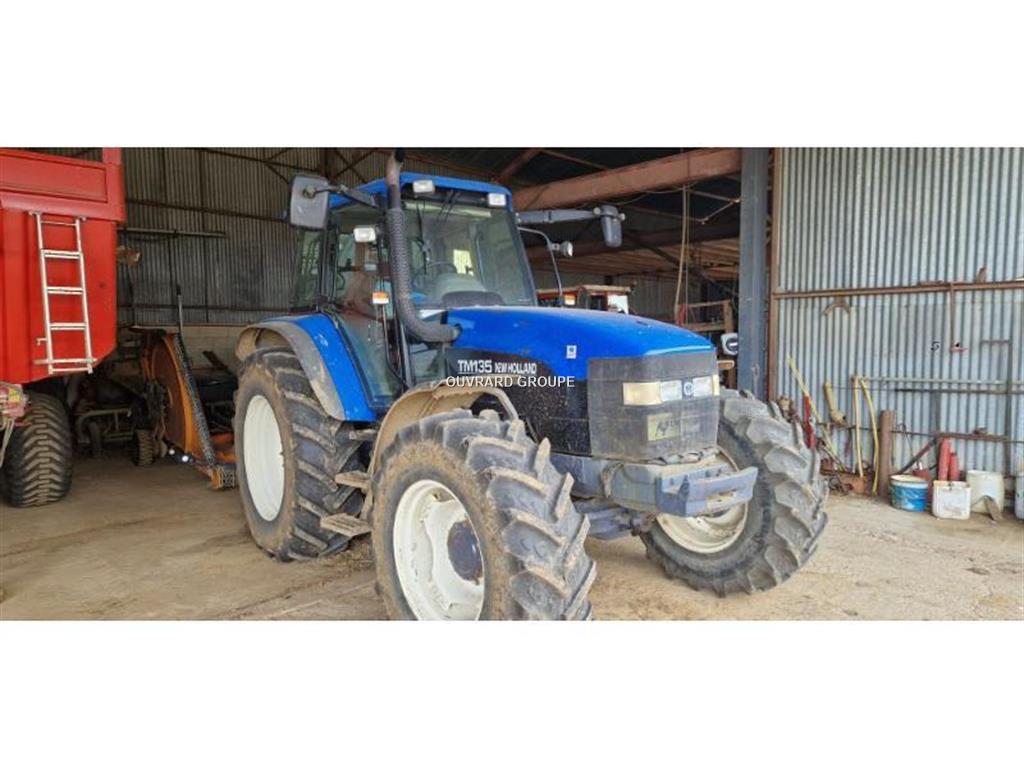 NEW HOLLAND TM135 d'occasion - Tracteur agricole - 2001