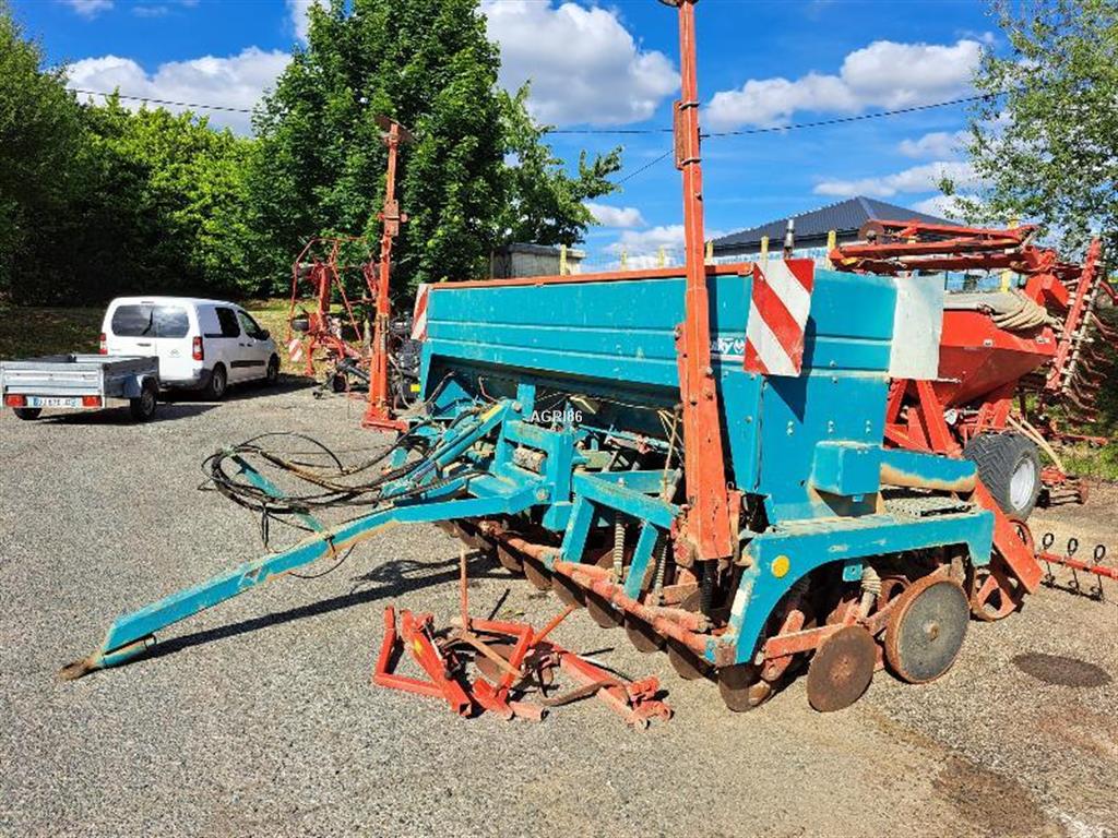 SULKY UNIDRILL d'occasion - Semis direct/TCS - 2003