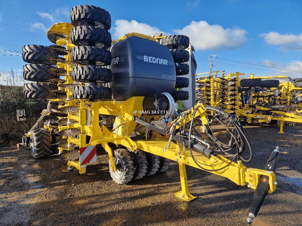 BEDNAR OMEGA OO 6000FL d'occasion - Semoir à grains - 2024